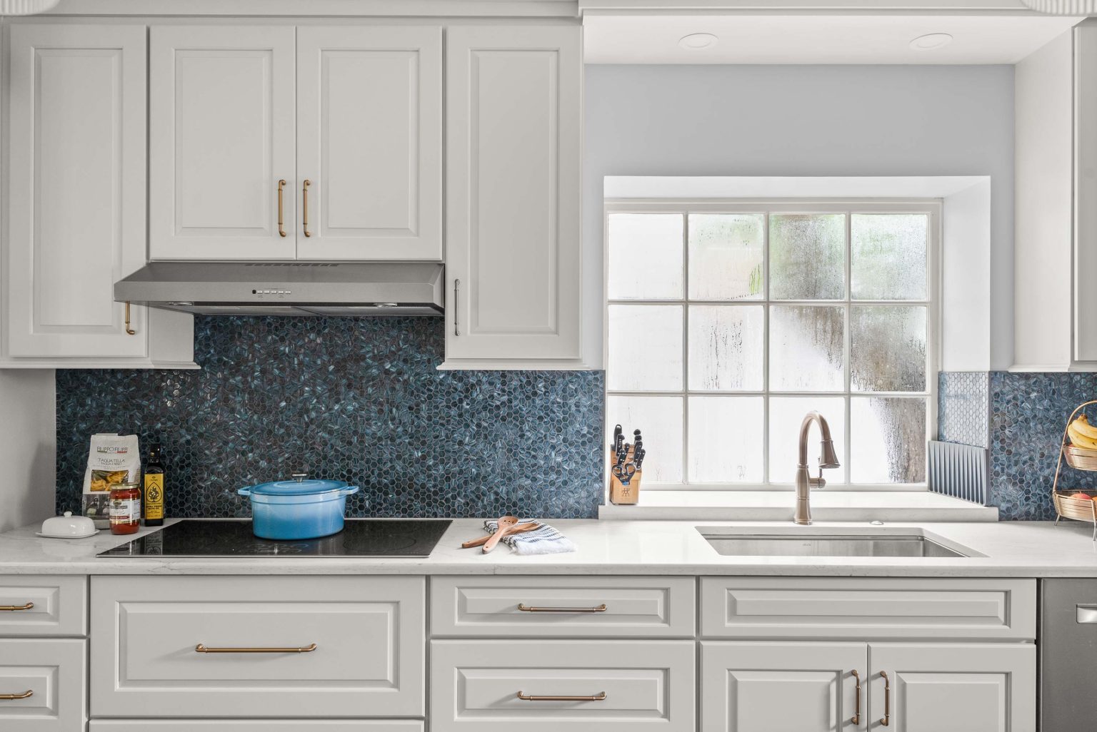 10 Kitchen Ideas with Blue Backsplashes - S&W Kitchens